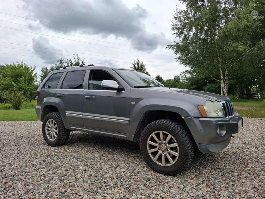 Grey Jeep Grand Cherokee 2006 in Vilnius, with an engine capacity of 2.99 L and mileage of 311 thousand km for 4500 €, photo 7 on AUTOMOTO.COM.LV