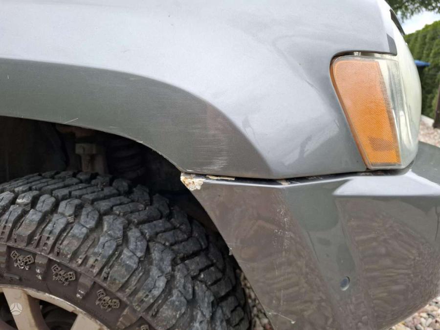 Grey Jeep Grand Cherokee 2006 in Vilnius, with an engine capacity of 2.99 L and mileage of 311 thousand km for 4500 €, photo 9 on AUTOMOTO.COM.LV