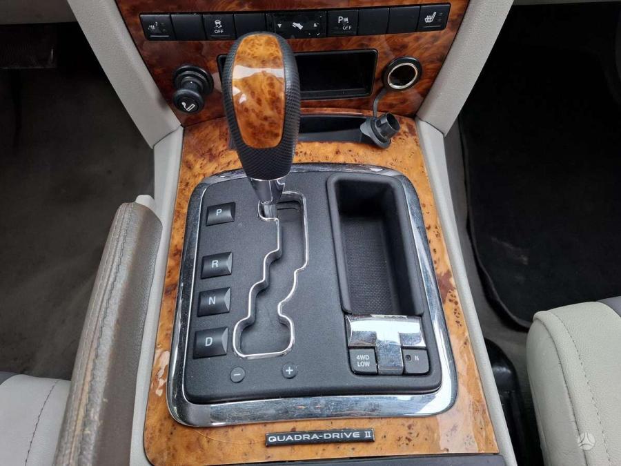 Grey Jeep Grand Cherokee 2006 in Vilnius, with an engine capacity of 2.99 L and mileage of 311 thousand km for 4500 €, photo 17 on AUTOMOTO.COM.LV