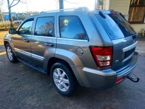 Pelēks Jeep Grand Cherokee 2007 Utena, ar dzinēja tilpumu 2.99 L un nobraukumu 244 tūkst. km par 5300 €, foto  vietnē AUTOMOTO.COM.LV
