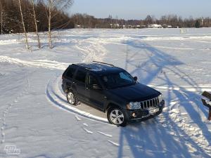 Pelēks Jeep Grand Cherokee 2007 Viļņa, ar dzinēja tilpumu 3.00 L un nobraukumu 315 tūkst. km par 4500 €, foto  vietnē AUTOMOTO.COM.LV