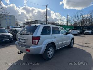 Pelēks Jeep Grand Cherokee 2007 Tallina, ar dzinēja tilpumu 3.00 L un nobraukumu 292 tūkst. km par 3999 €, foto 4 vietnē AUTOMOTO.COM.LV