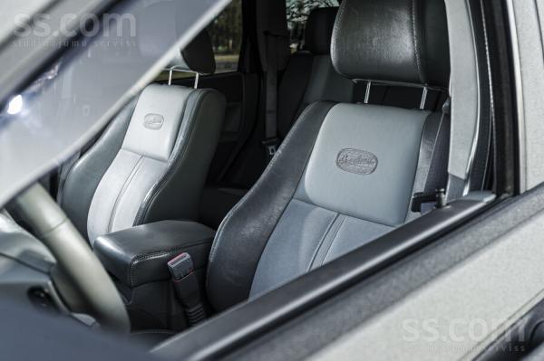 Grey Jeep Grand Cherokee 2007 in Riga, with an engine capacity of 3.00 L and mileage of 252 thousand km for 9950 €, photo 7 on AUTOMOTO.COM.LV