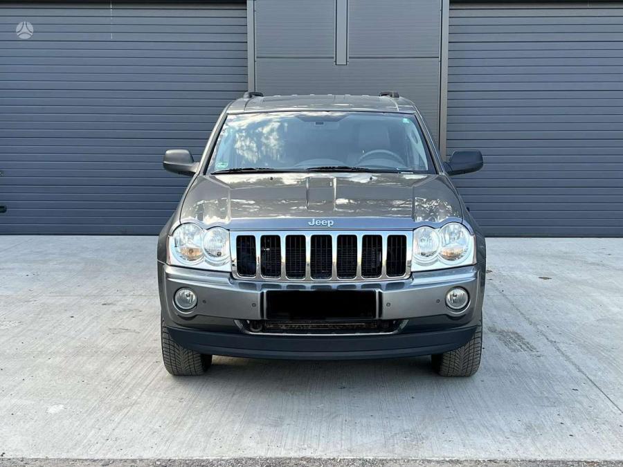 Pelēks Jeep Grand Cherokee 2007 Utena, ar dzinēja tilpumu 2.99 L un nobraukumu 275 tūkst. km par 6650 €, foto 3 vietnē AUTOMOTO.COM.LV