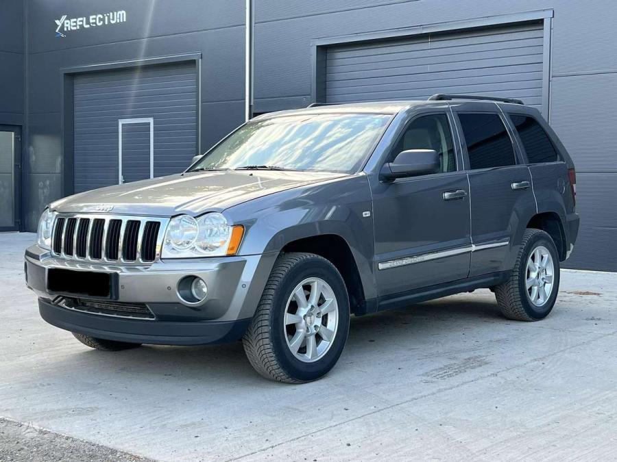 Pelēks Jeep Grand Cherokee 2007 Utena, ar dzinēja tilpumu 2.99 L un nobraukumu 275 tūkst. km par 6650 €, foto 4 vietnē AUTOMOTO.COM.LV
