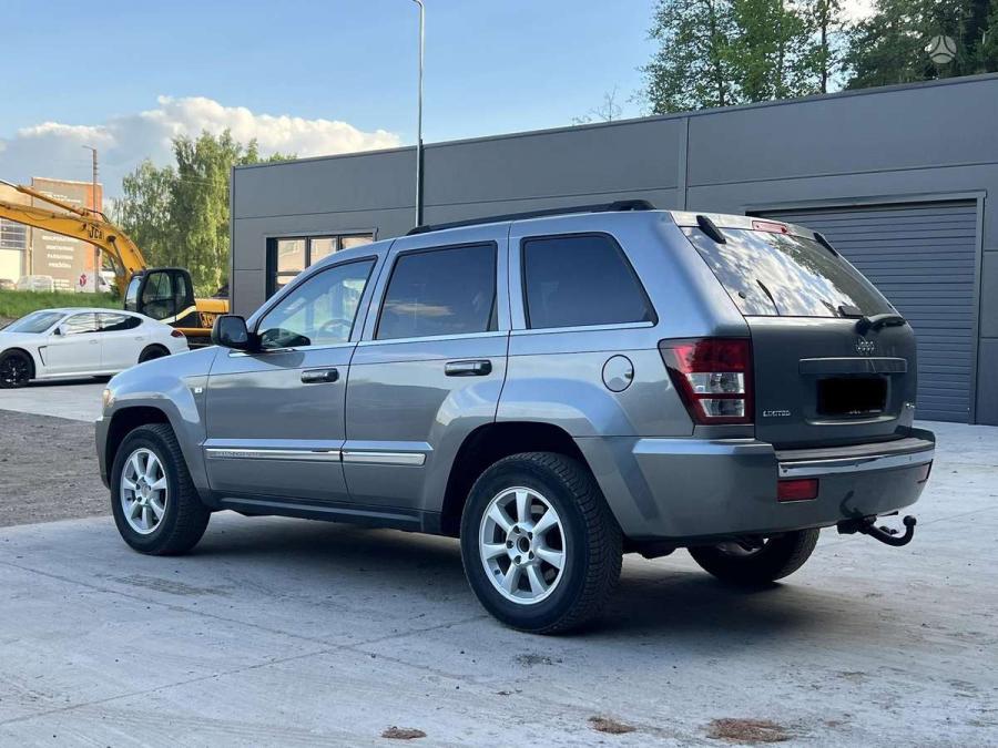Pelēks Jeep Grand Cherokee 2007 Utena, ar dzinēja tilpumu 2.99 L un nobraukumu 275 tūkst. km par 6650 €, foto 5 vietnē AUTOMOTO.COM.LV