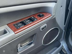 Pelēks Jeep Grand Cherokee 2007 Utena, ar dzinēja tilpumu 2.99 L un nobraukumu 275 tūkst. km par 6650 €, foto 10 vietnē AUTOMOTO.COM.LV