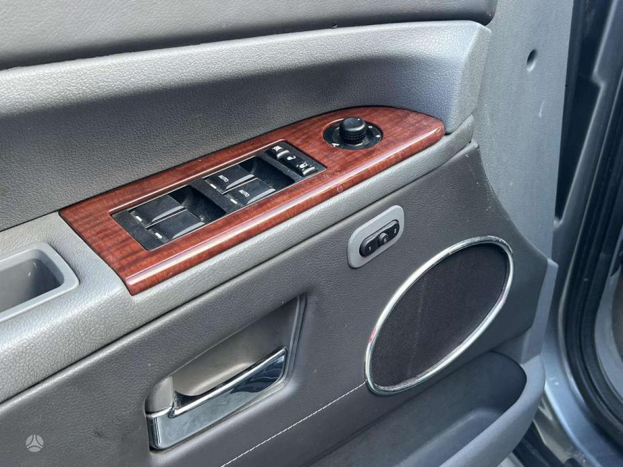 Pelēks Jeep Grand Cherokee 2007 Utena, ar dzinēja tilpumu 2.99 L un nobraukumu 275 tūkst. km par 6650 €, foto 10 vietnē AUTOMOTO.COM.LV