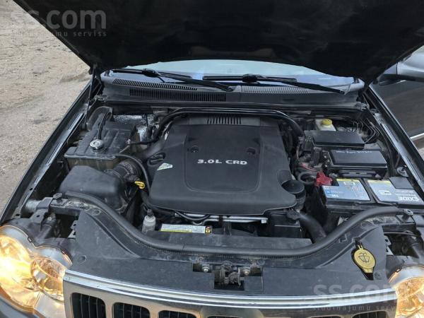 Grey Jeep Grand Cherokee 2008 in Preili, with an engine capacity of 3.00 L and mileage of 255 thousand km for 6450 €, photo 4 on AUTOMOTO.COM.LV