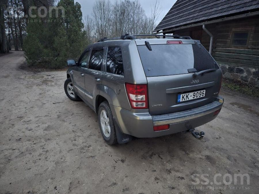 Grey Jeep Grand Cherokee 2008 in Preili, with an engine capacity of 3.00 L and mileage of 255 thousand km for 6450 €, photo 7 on AUTOMOTO.COM.LV
