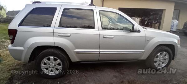 Grey Jeep Grand Cherokee 2008 in Tallinn, with an engine capacity of 3.00 L and mileage of 305 thousand km for 4500 €, photo 3 on AUTOMOTO.COM.LV