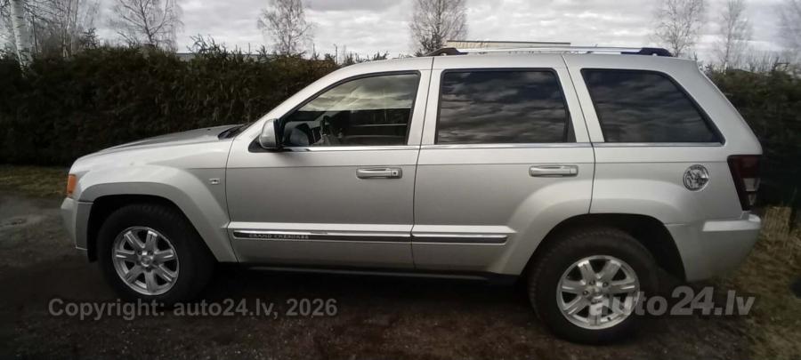 Grey Jeep Grand Cherokee 2008 in Tallinn, with an engine capacity of 3.00 L and mileage of 305 thousand km for 4500 €, photo 13 on AUTOMOTO.COM.LV