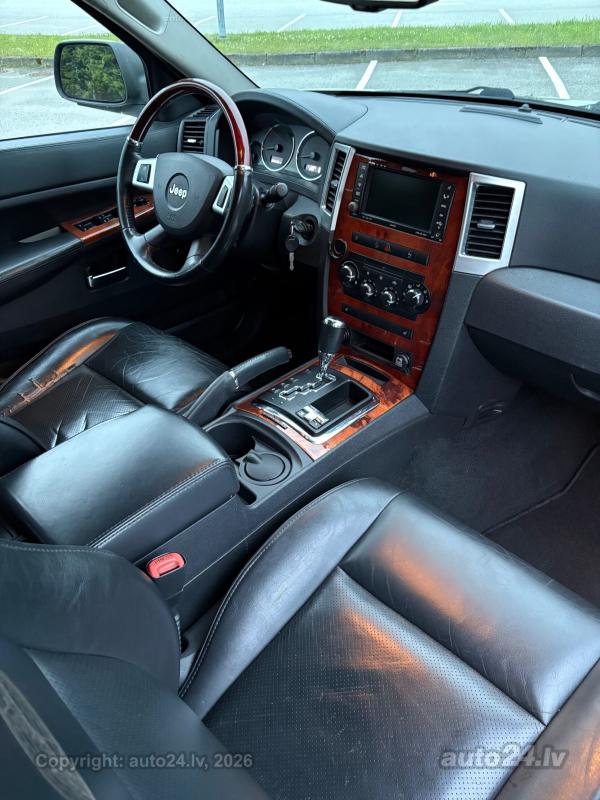 Pelēks Jeep Grand Cherokee 2008 Tallina, ar dzinēja tilpumu 3.00 L un nobraukumu 307 tūkst. km par 3500 €, foto 7 vietnē AUTOMOTO.COM.LV