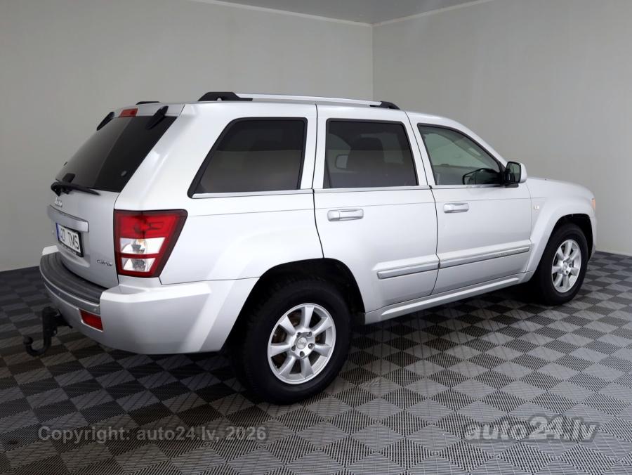 Pelēks Jeep Grand Cherokee 2008 Tallina, ar dzinēja tilpumu 3.00 L un nobraukumu 306 tūkst. km par 4299 €, foto 4 vietnē AUTOMOTO.COM.LV