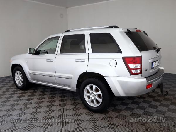 Pelēks Jeep Grand Cherokee 2008 Tallina, ar dzinēja tilpumu 3.00 L un nobraukumu 306 tūkst. km par 4299 €, foto 4 vietnē AUTOMOTO.COM.LV
