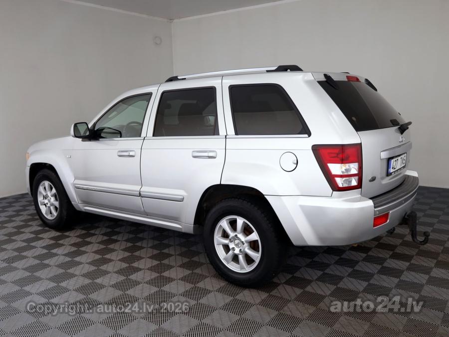 Pelēks Jeep Grand Cherokee 2008 Tallina, ar dzinēja tilpumu 3.00 L un nobraukumu 306 tūkst. km par 4299 €, foto 5 vietnē AUTOMOTO.COM.LV