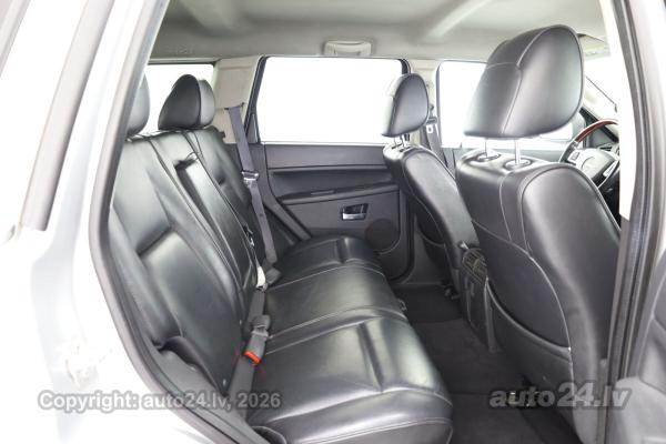 Pelēks Jeep Grand Cherokee 2008 Tallina, ar dzinēja tilpumu 3.00 L un nobraukumu 306 tūkst. km par 4299 €, foto 7 vietnē AUTOMOTO.COM.LV