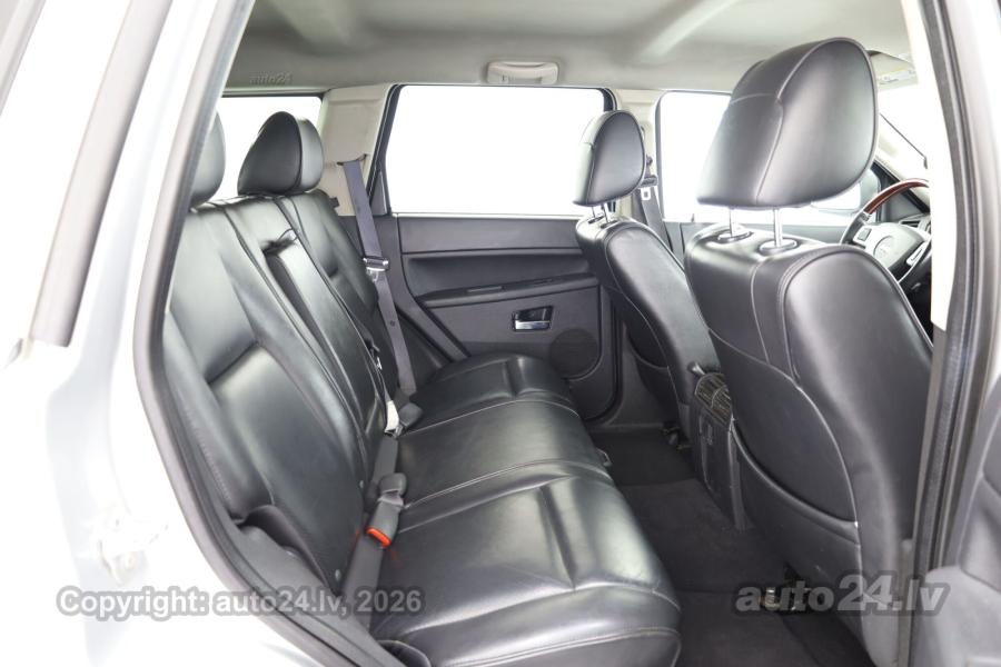 Pelēks Jeep Grand Cherokee 2008 Tallina, ar dzinēja tilpumu 3.00 L un nobraukumu 306 tūkst. km par 4299 €, foto 8 vietnē AUTOMOTO.COM.LV