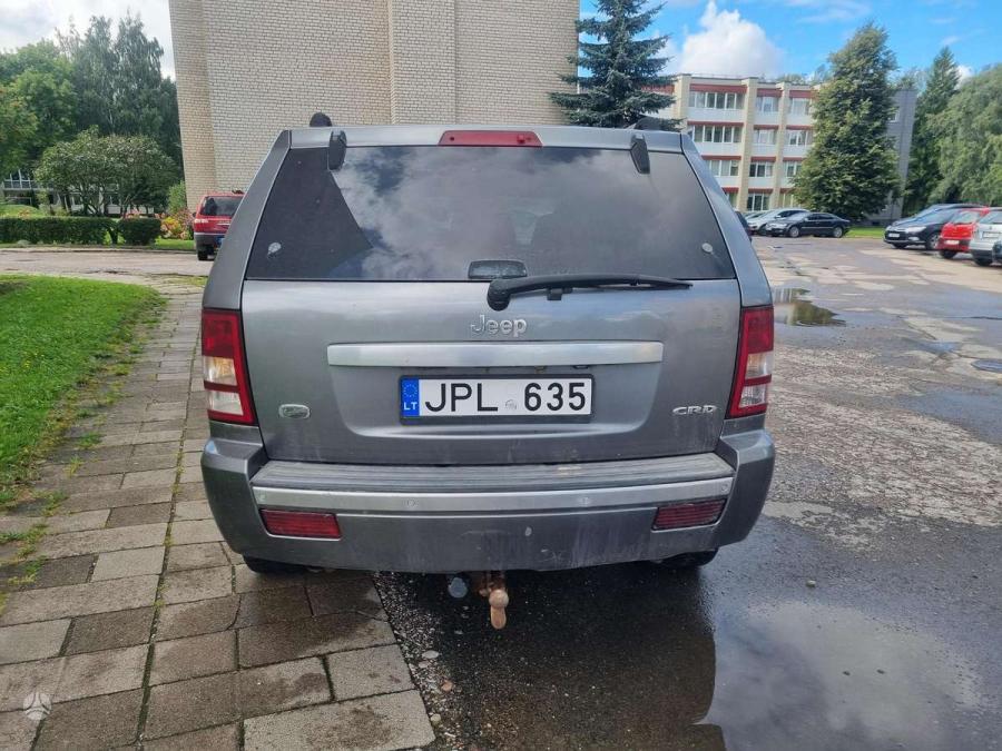 Grey Jeep Grand Cherokee 2008 in Taurage, with an engine capacity of 2.99 L and mileage of 325 thousand km for 3800 €, photo 9 on AUTOMOTO.COM.LV