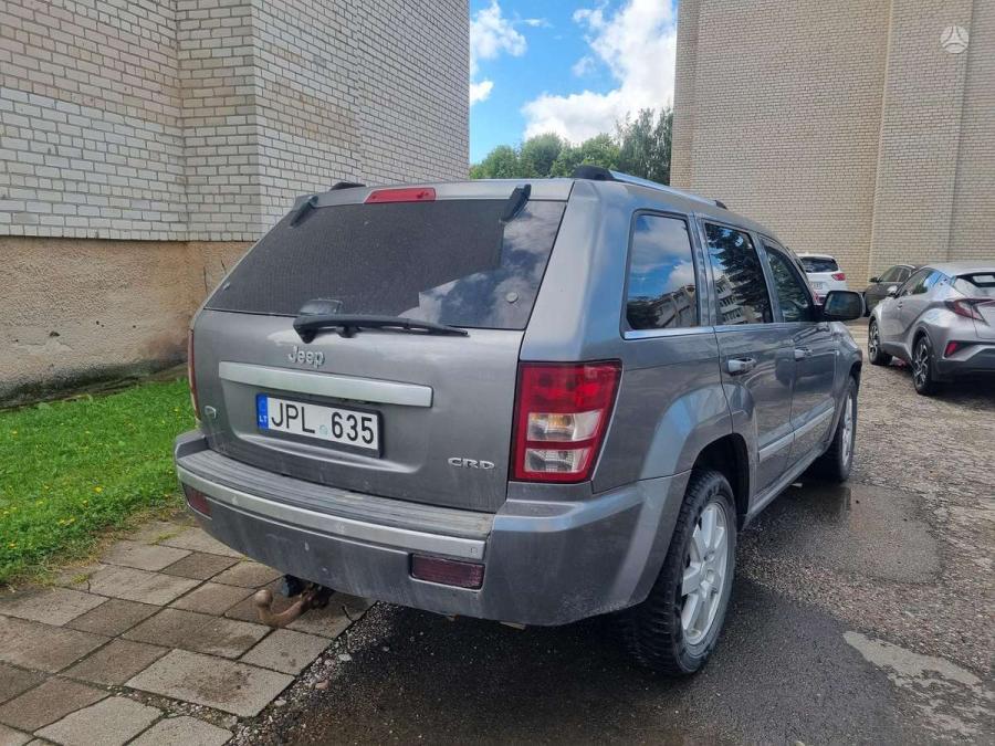 Grey Jeep Grand Cherokee 2008 in Taurage, with an engine capacity of 2.99 L and mileage of 325 thousand km for 3800 €, photo 10 on AUTOMOTO.COM.LV