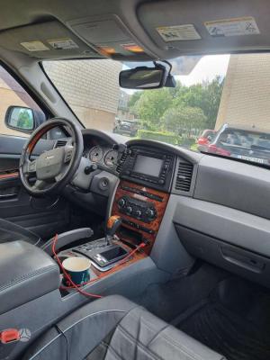 Grey Jeep Grand Cherokee 2008 in Taurage, with an engine capacity of 2.99 L and mileage of 325 thousand km for 3800 €, photo 14 on AUTOMOTO.COM.LV