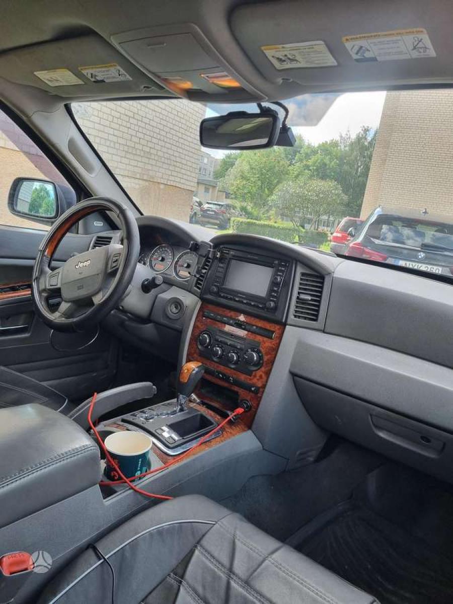 Grey Jeep Grand Cherokee 2008 in Taurage, with an engine capacity of 2.99 L and mileage of 325 thousand km for 3800 €, photo 14 on AUTOMOTO.COM.LV