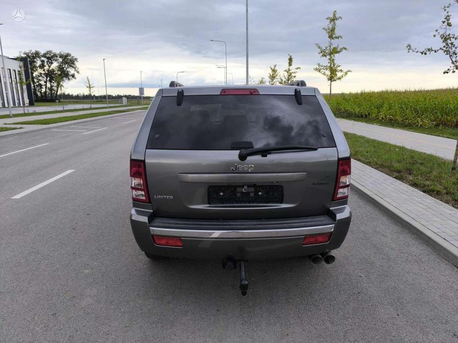 Grey Jeep Grand Cherokee 2008 in Marijampole, with an engine capacity of 2.99 L and mileage of 253 thousand km for 5050 €, photo 5 on AUTOMOTO.COM.LV