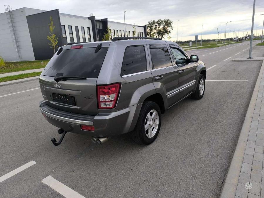Grey Jeep Grand Cherokee 2008 in Marijampole, with an engine capacity of 2.99 L and mileage of 253 thousand km for 5050 €, photo 6 on AUTOMOTO.COM.LV