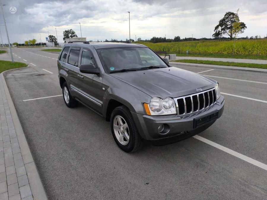 Grey Jeep Grand Cherokee 2008 in Marijampole, with an engine capacity of 2.99 L and mileage of 253 thousand km for 5050 €, photo 8 on AUTOMOTO.COM.LV