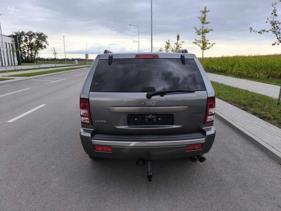 Pelēks Jeep Grand Cherokee 2008 Marijampole, ar dzinēja tilpumu 2.99 L un nobraukumu 253 tūkst. km par 5050 €, foto 5 vietnē AUTOMOTO.COM.LV