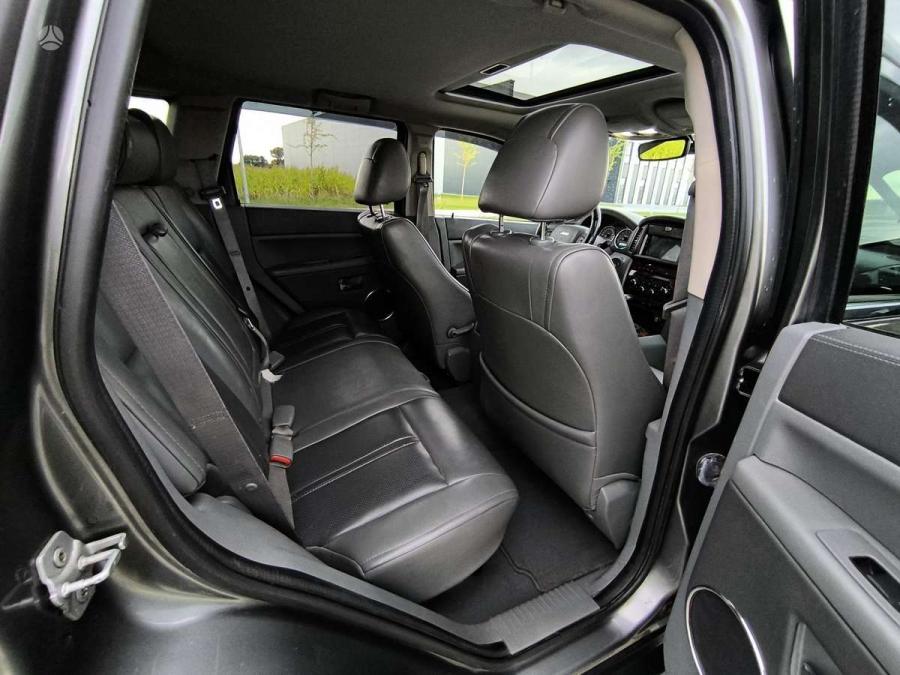 Pelēks Jeep Grand Cherokee 2008 Marijampole, ar dzinēja tilpumu 2.99 L un nobraukumu 253 tūkst. km par 5050 €, foto 13 vietnē AUTOMOTO.COM.LV