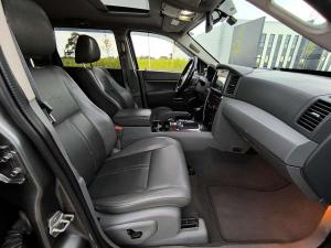 Pelēks Jeep Grand Cherokee 2008 Marijampole, ar dzinēja tilpumu 2.99 L un nobraukumu 253 tūkst. km par 5050 €, foto 14 vietnē AUTOMOTO.COM.LV