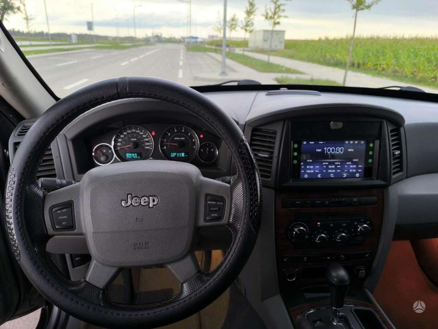 Pelēks Jeep Grand Cherokee 2008 Marijampole, ar dzinēja tilpumu 2.99 L un nobraukumu 253 tūkst. km par 5050 €, foto 16 vietnē AUTOMOTO.COM.LV
