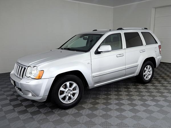 Jeep Grand Cherokee 2008 in Tallinn on AUTOMOTO.COM.LV Grey Jeep Grand Cherokee 2008 in Tallinn, with an engine capacity of 3.00 L and mileage of 306 thousand km for 3999 €, photo 3 on AUTOMOTO.COM.LV