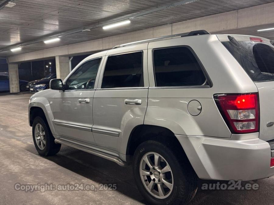 Pelēks Jeep Grand Cherokee 2009 Tallina, ar dzinēja tilpumu 3.00 L un nobraukumu 224 tūkst. km par 6500 €, foto 5 vietnē AUTOMOTO.COM.LV