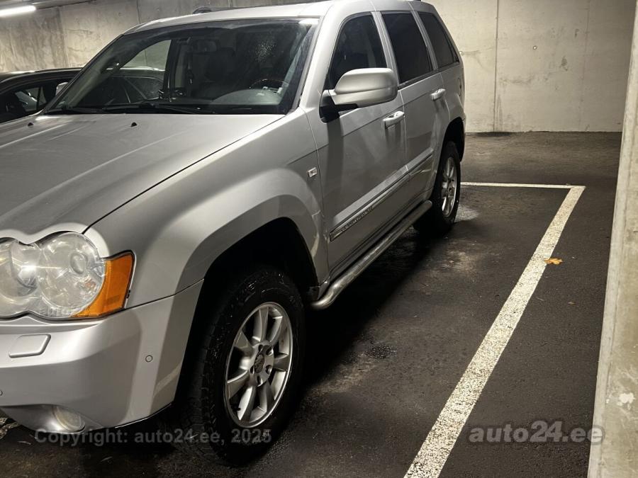 Pelēks Jeep Grand Cherokee 2009 Tallina, ar dzinēja tilpumu 3.00 L un nobraukumu 224 tūkst. km par 6500 €, foto 17 vietnē AUTOMOTO.COM.LV