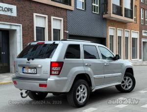 Grey Jeep Grand Cherokee 2009 in Tallinn, with an engine capacity of 3.00 L and mileage of 224 thousand km for 5499 €, photo 16 on AUTOMOTO.COM.LV