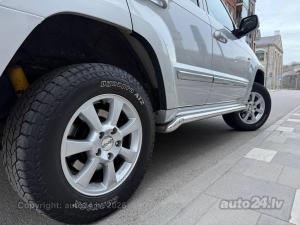 Grey Jeep Grand Cherokee 2009 in Tallinn, with an engine capacity of 3.00 L and mileage of 224 thousand km for 5499 €, photo 18 on AUTOMOTO.COM.LV