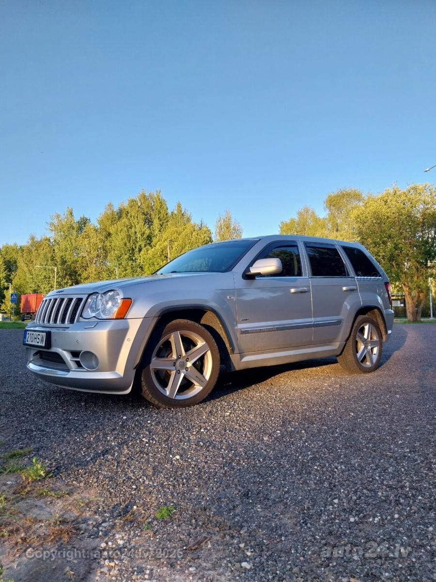Grey Jeep Grand Cherokee 2009 in Tallinn, with an engine capacity of 6.10 L and mileage of 295 thousand km for 17000 €, photo 1 on AUTOMOTO.COM.LV