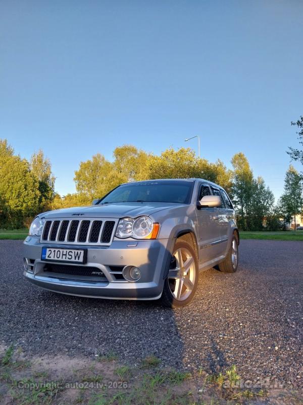Grey Jeep Grand Cherokee 2009 in Tallinn, with an engine capacity of 6.10 L and mileage of 295 thousand km for 17000 €, photo 2 on AUTOMOTO.COM.LV