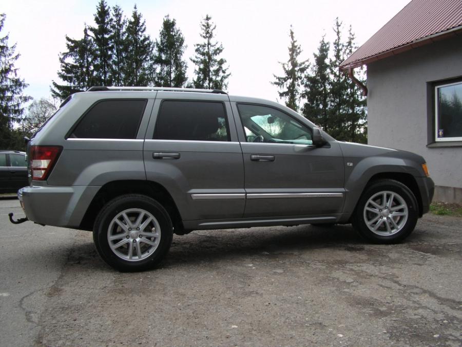 Pelēks Jeep Grand Cherokee 2009 Rīga, ar dzinēja tilpumu 3.00 L un nobraukumu 229 tūkst. km par 8550 €, foto 4 vietnē AUTOMOTO.COM.LV