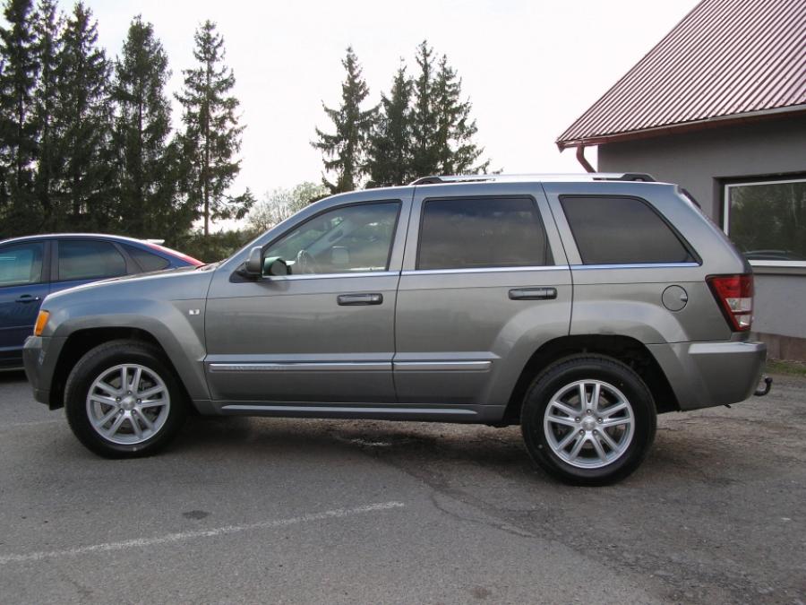 Pelēks Jeep Grand Cherokee 2009 Rīga, ar dzinēja tilpumu 3.00 L un nobraukumu 229 tūkst. km par 8550 €, foto 5 vietnē AUTOMOTO.COM.LV