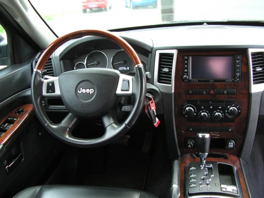 Pelēks Jeep Grand Cherokee 2009 Rīga, ar dzinēja tilpumu 3.00 L un nobraukumu 229 tūkst. km par 8550 €, foto 15 vietnē AUTOMOTO.COM.LV