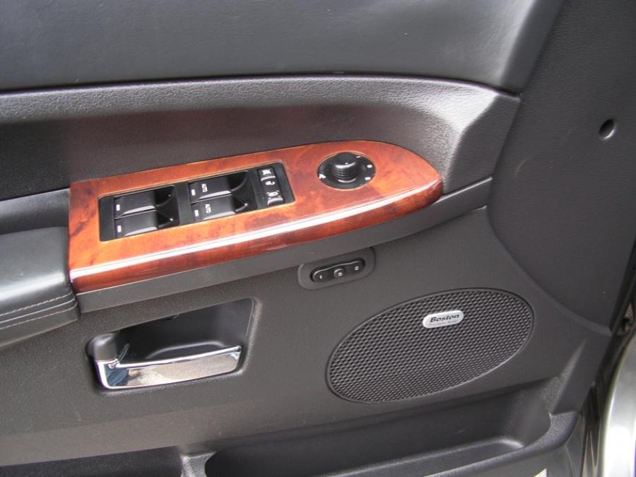 Pelēks Jeep Grand Cherokee 2009 Rīga, ar dzinēja tilpumu 3.00 L un nobraukumu 229 tūkst. km par 8550 €, foto 19 vietnē AUTOMOTO.COM.LV