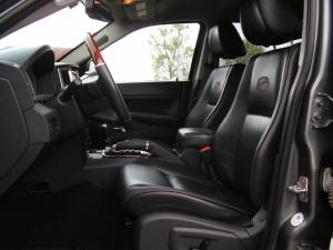 Pelēks Jeep Grand Cherokee 2009 Rīga, ar dzinēja tilpumu 3.00 L un nobraukumu 229 tūkst. km par 8550 €, foto 21 vietnē AUTOMOTO.COM.LV