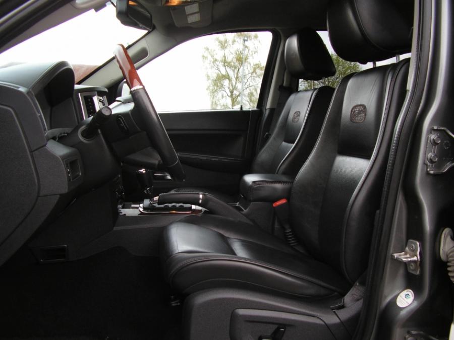 Pelēks Jeep Grand Cherokee 2009 Rīga, ar dzinēja tilpumu 3.00 L un nobraukumu 229 tūkst. km par 8550 €, foto 21 vietnē AUTOMOTO.COM.LV