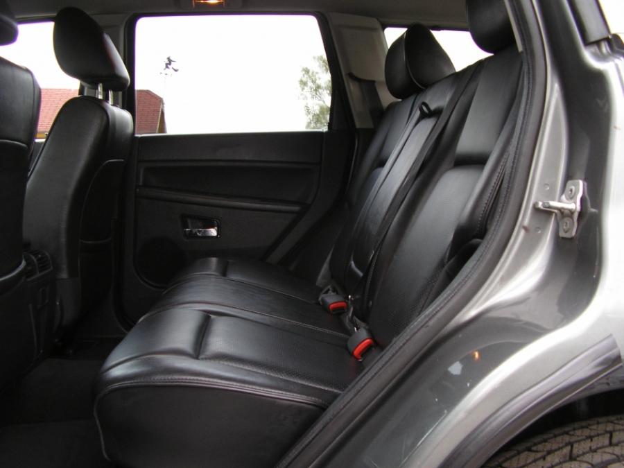 Pelēks Jeep Grand Cherokee 2009 Rīga, ar dzinēja tilpumu 3.00 L un nobraukumu 229 tūkst. km par 8550 €, foto 23 vietnē AUTOMOTO.COM.LV