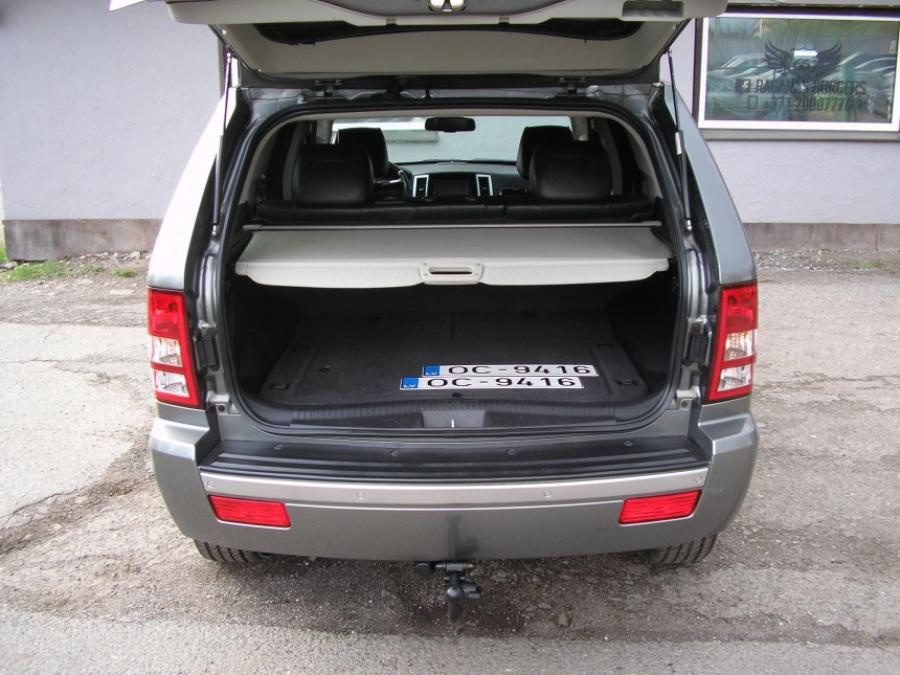 Pelēks Jeep Grand Cherokee 2009 Rīga, ar dzinēja tilpumu 3.00 L un nobraukumu 229 tūkst. km par 8550 €, foto 25 vietnē AUTOMOTO.COM.LV