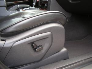 Pelēks Jeep Grand Cherokee 2009 Rīga, ar dzinēja tilpumu 3.00 L un nobraukumu 229 tūkst. km par 8550 €, foto 29 vietnē AUTOMOTO.COM.LV