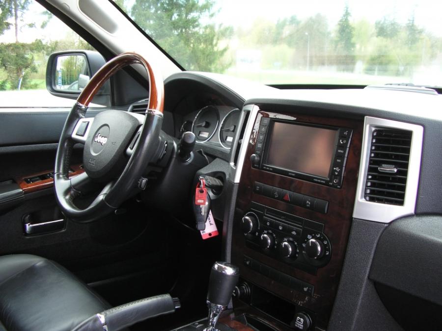 Pelēks Jeep Grand Cherokee 2009 Rīga, ar dzinēja tilpumu 3.00 L un nobraukumu 229 tūkst. km par 8550 €, foto 30 vietnē AUTOMOTO.COM.LV